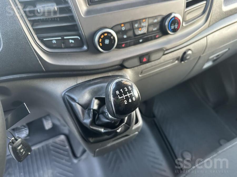 Balts Ford Transit 2018 Jelgava, ar dzinēja tilpumu 2.00 L un nobraukumu 235 tūkst. km par 9850 €, foto 19 vietnē AUTOMOTO.COM.LV