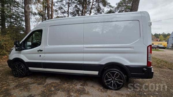 White Ford Transit 2018 in Riga, with an engine capacity of 2.00 L and mileage of 399 thousand km for 8990 €, photo 3 on AUTOMOTO.COM.LV