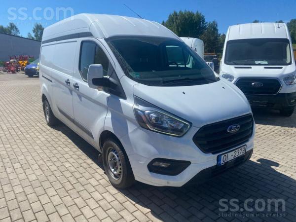 White Ford Transit 2019 in Kuldiga, with an engine capacity of 2.00 L and mileage of 139 thousand km for 13900 €, photo 2 on AUTOMOTO.COM.LV