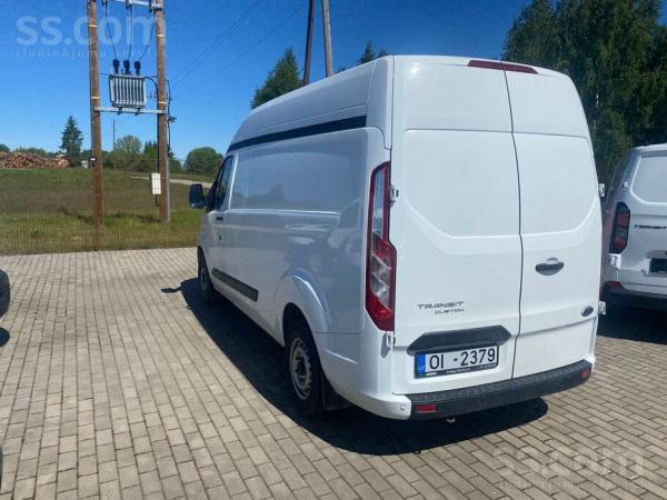 White Ford Transit 2019 in Kuldiga, with an engine capacity of 2.00 L and mileage of 139 thousand km for 13900 €, photo 3 on AUTOMOTO.COM.LV