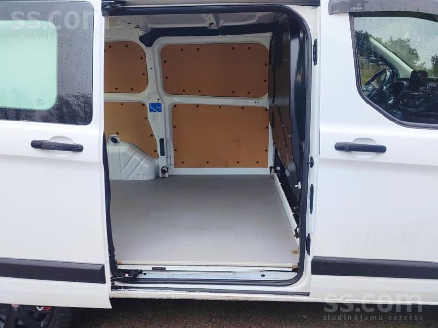 White Ford Transit 2019 in Jurmala, with an engine capacity of 2.00 L and mileage of 187 thousand km for 11000 €, photo 11 on AUTOMOTO.COM.LV
