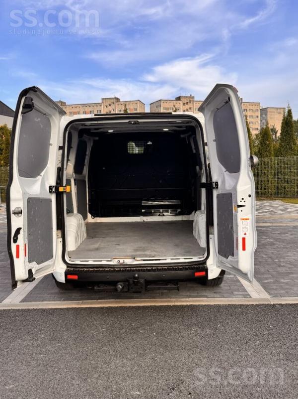 White Ford Transit 2019 in Jelgava, with an engine capacity of 2.00 L and mileage of 150 thousand km for 10850 €, photo 7 on AUTOMOTO.COM.LV