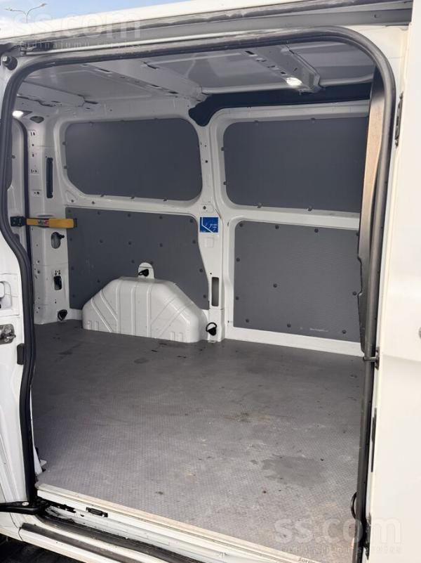 White Ford Transit 2019 in Jelgava, with an engine capacity of 2.00 L and mileage of 150 thousand km for 10850 €, photo 8 on AUTOMOTO.COM.LV