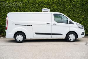 White Ford Transit 2019 in Riga, with an engine capacity of 2.00 L and mileage of 245 thousand km for 9900 €, photo 5 on AUTOMOTO.COM.LV