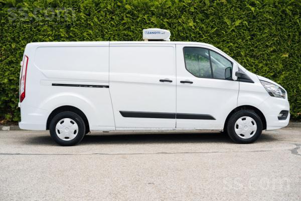 White Ford Transit 2019 in Riga, with an engine capacity of 2.00 L and mileage of 245 thousand km for 9900 €, photo 4 on AUTOMOTO.COM.LV