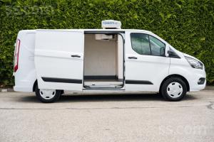 White Ford Transit 2019 in Riga, with an engine capacity of 2.00 L and mileage of 245 thousand km for 9900 €, photo 6 on AUTOMOTO.COM.LV