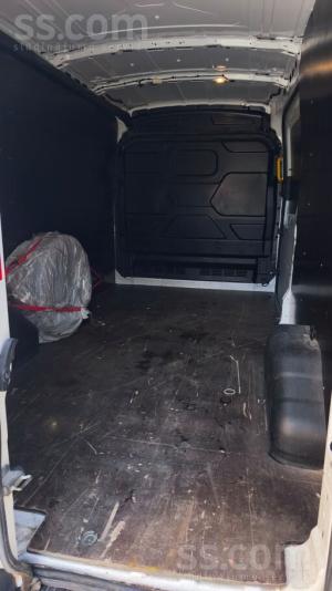 Balts Ford Transit 2019 Rīga, ar dzinēja tilpumu 2.00 L un nobraukumu 236 tūkst. km par 12100 €, foto 6 vietnē AUTOMOTO.COM.LV