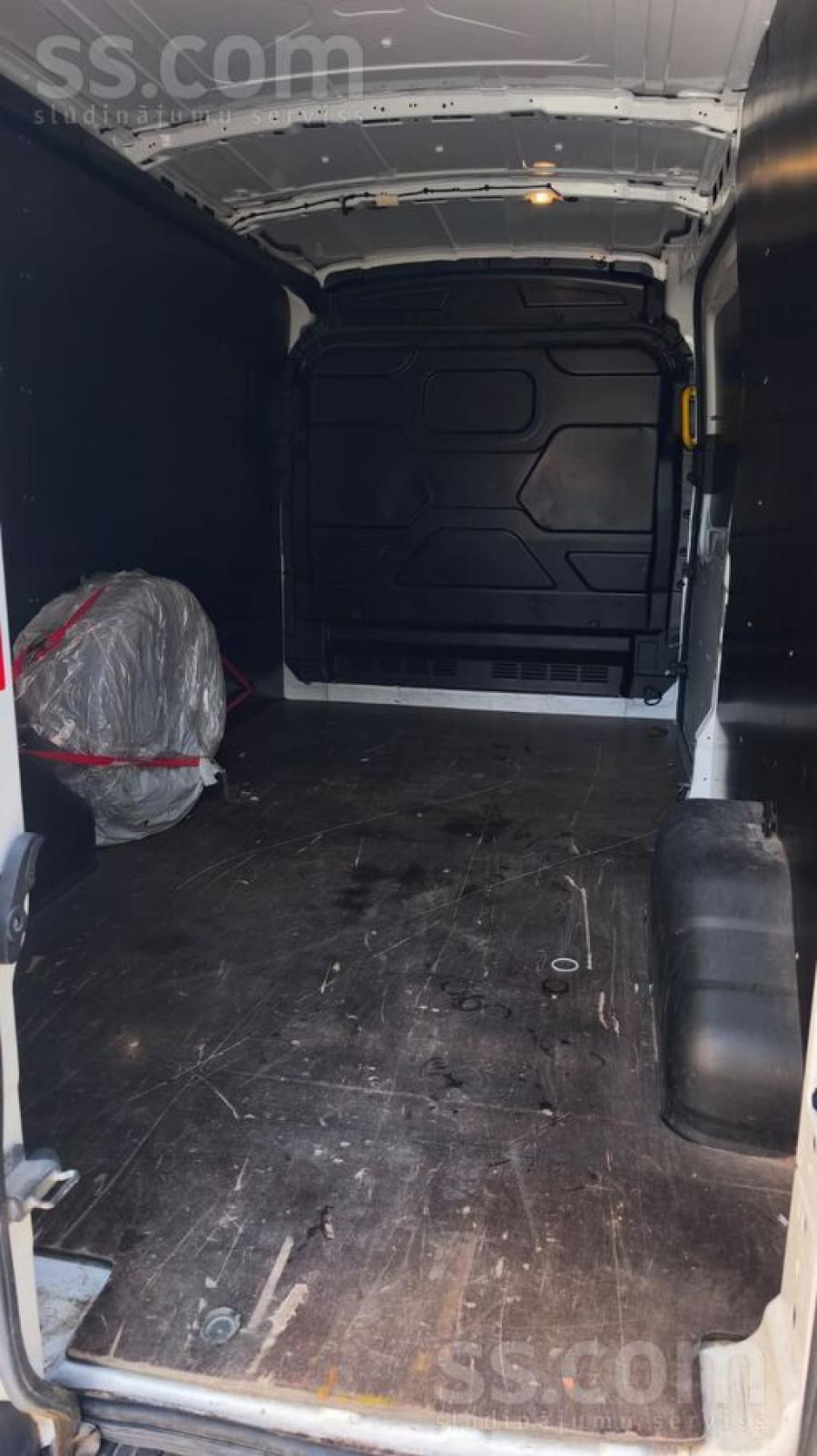 Balts Ford Transit 2019 Rīga, ar dzinēja tilpumu 2.00 L un nobraukumu 236 tūkst. km par 12100 €, foto 6 vietnē AUTOMOTO.COM.LV