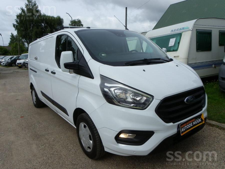 White Ford Transit 2019 in Valka, with an engine capacity of 2.00 L and mileage of 218 thousand km for 10900 €, photo 4 on AUTOMOTO.COM.LV