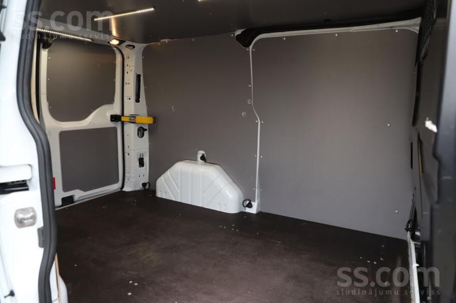 White Ford Transit 2019 in Tukums, with an engine capacity of 2.00 L and mileage of 235 thousand km for 10500 €, photo 12 on AUTOMOTO.COM.LV