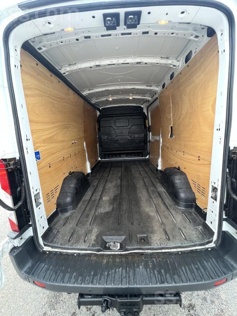 Balts Ford Transit 2019 Rīga, ar dzinēja tilpumu 2.20 L un nobraukumu 380 tūkst. km par 7990 €, foto 8 vietnē AUTOMOTO.COM.LV