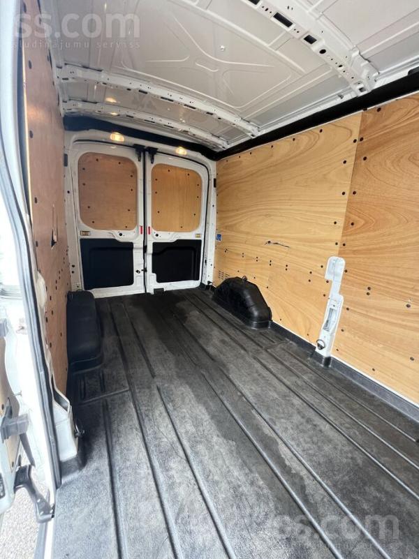 White Ford Transit 2019 in Riga, with an engine capacity of 2.20 L and mileage of 380 thousand km for 7990 €, photo 10 on AUTOMOTO.COM.LV