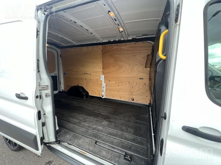 Balts Ford Transit 2019 Rīga, ar dzinēja tilpumu 2.20 L un nobraukumu 380 tūkst. km par 7990 €, foto 11 vietnē AUTOMOTO.COM.LV