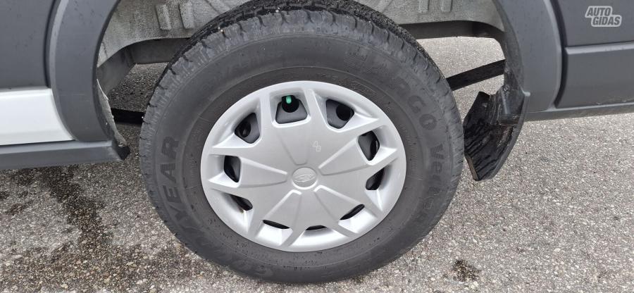 White Ford Transit 2019 in Marijampole, with an engine capacity of 2.00 L and mileage of 235 thousand km for 13100 €, photo 18 on AUTOMOTO.COM.LV