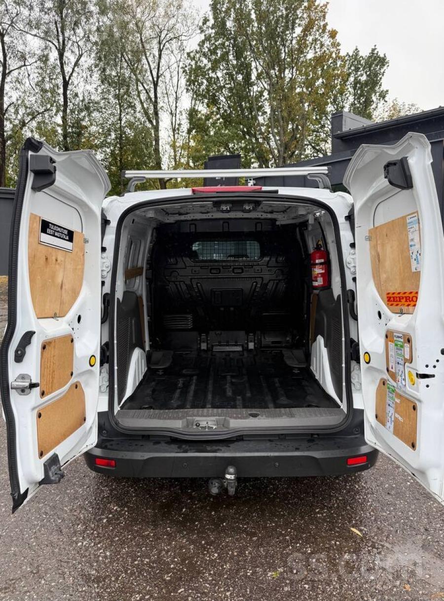 Balts Ford Transit 2019 Tallina, ar dzinēja tilpumu 1.50 L un nobraukumu 213 tūkst. km par 7699 €, foto 17 vietnē AUTOMOTO.COM.LV