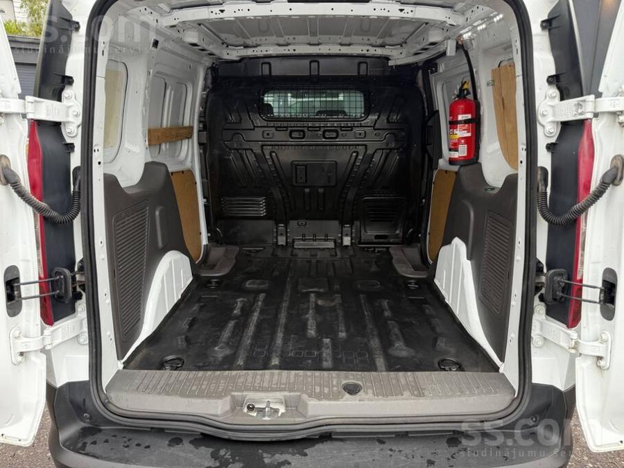 Balts Ford Transit 2019 Tallina, ar dzinēja tilpumu 1.50 L un nobraukumu 213 tūkst. km par 7699 €, foto 19 vietnē AUTOMOTO.COM.LV