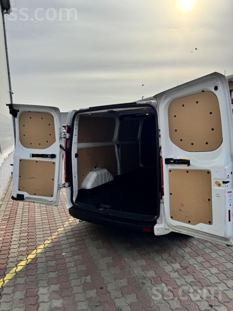White Ford Transit 2021 in Daugavpils, with an engine capacity of 2.00 L and mileage of 65 thousand km for 17000 €, photo 7 on AUTOMOTO.COM.LV