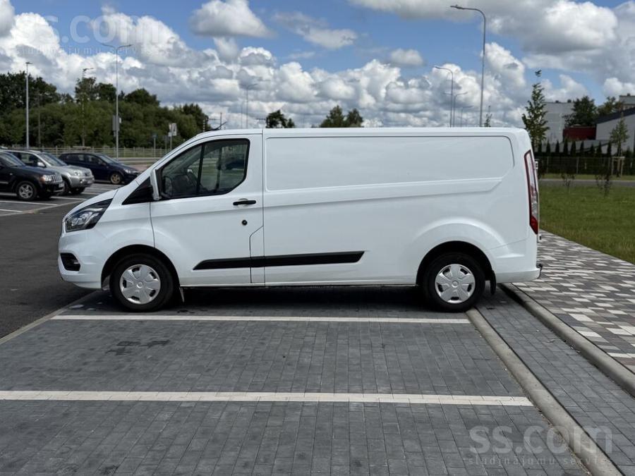 White Ford Transit 2021 in Jelgava, with an engine capacity of 2.00 L and mileage of 19 thousand km for 10700 €, photo 4 on AUTOMOTO.COM.LV