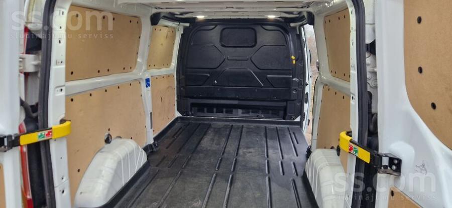 Balts Ford Transit 2022 Bauska, ar dzinēja tilpumu 2.00 L un nobraukumu 162 tūkst. km par 10550 €, foto 4 vietnē AUTOMOTO.COM.LV