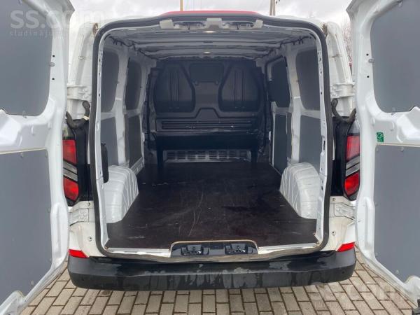 White Ford Transit 2024 in Kuldiga, with an engine capacity of 2.00 L and mileage of 61 thousand km for 24500 €, photo 5 on AUTOMOTO.COM.LV