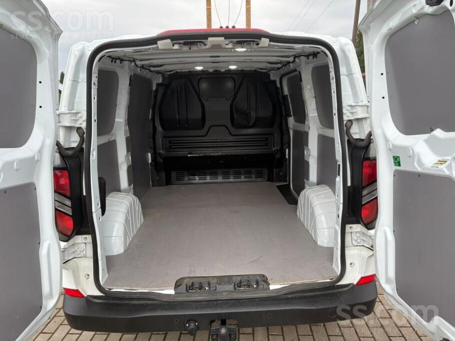 White Ford Transit 2024 in Kuldiga, with an engine capacity of 2.00 L and mileage of 36 thousand km for 26500 €, photo 6 on AUTOMOTO.COM.LV
