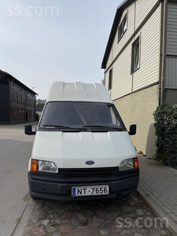 White Ford Transit 1992 in Liepaja, with an engine capacity of 2.50 L and mileage of 125 thousand km for 4000 €, photo 3 on AUTOMOTO.COM.LV