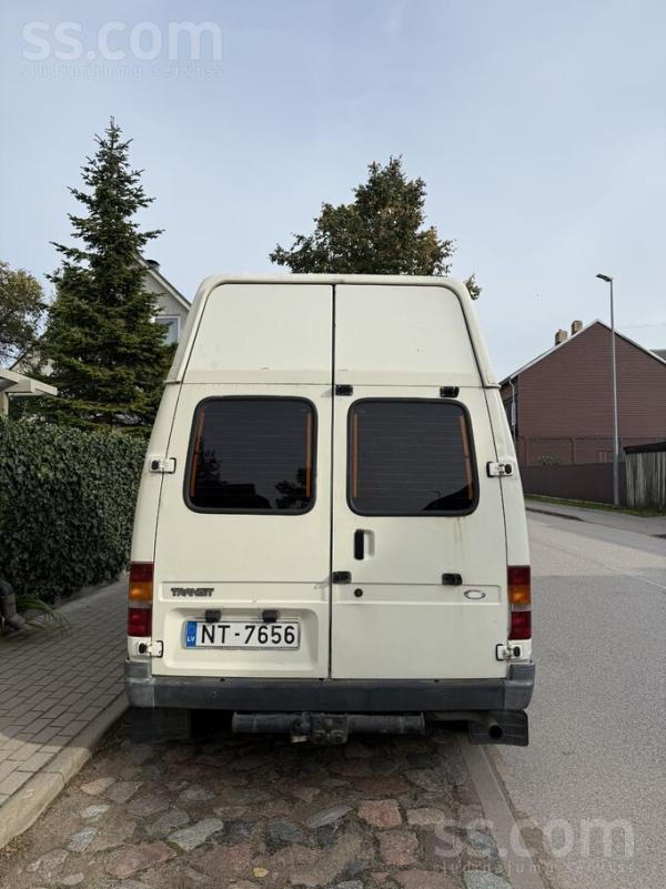 White Ford Transit 1992 in Liepaja, with an engine capacity of 2.50 L and mileage of 125 thousand km for 4000 €, photo 6 on AUTOMOTO.COM.LV