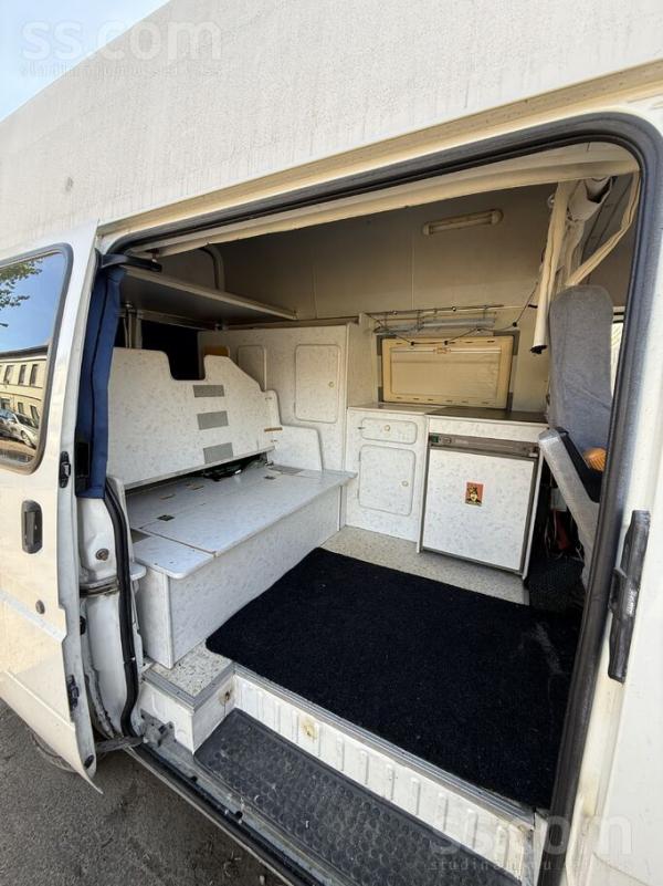 White Ford Transit 1992 in Liepaja, with an engine capacity of 2.50 L and mileage of 125 thousand km for 4000 €, photo 7 on AUTOMOTO.COM.LV