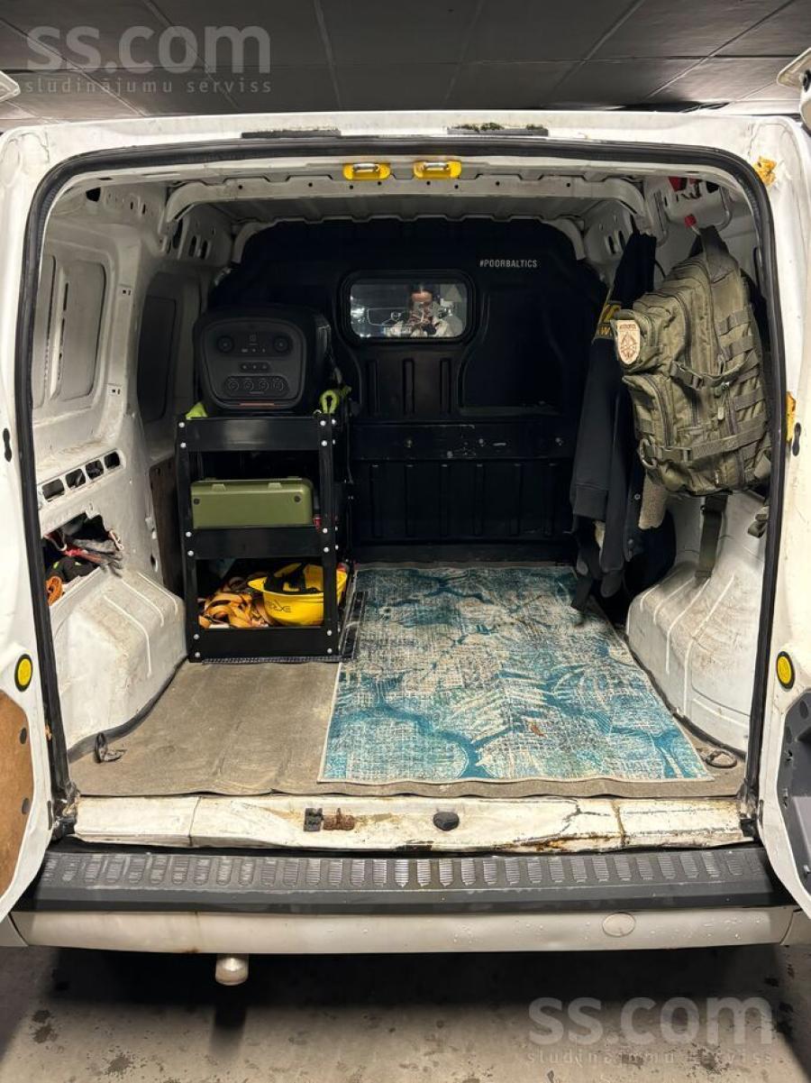 Balts Ford Transit 2009 Rīga, ar dzinēja tilpumu 1.80 L un nobraukumu 261 tūkst. km par 1800 €, foto 6 vietnē AUTOMOTO.COM.LV