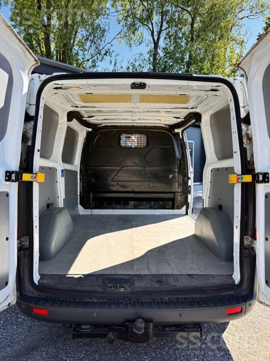 White Ford Transit 2014 in Tallinn, with an engine capacity of 2.20 L and mileage of 272 thousand km for 7200 €, photo 17 on AUTOMOTO.COM.LV