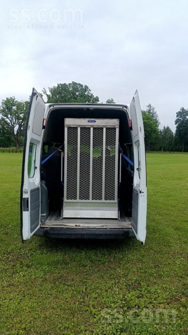 Balts Ford Transit 2014 Valka, ar dzinēja tilpumu 2.20 L un nobraukumu 407 tūkst. km par 7000 €, foto 4 vietnē AUTOMOTO.COM.LV