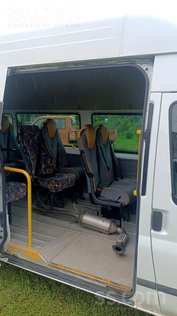 Balts Ford Transit 2014 Valka, ar dzinēja tilpumu 2.20 L un nobraukumu 407 tūkst. km par 7000 €, foto 5 vietnē AUTOMOTO.COM.LV