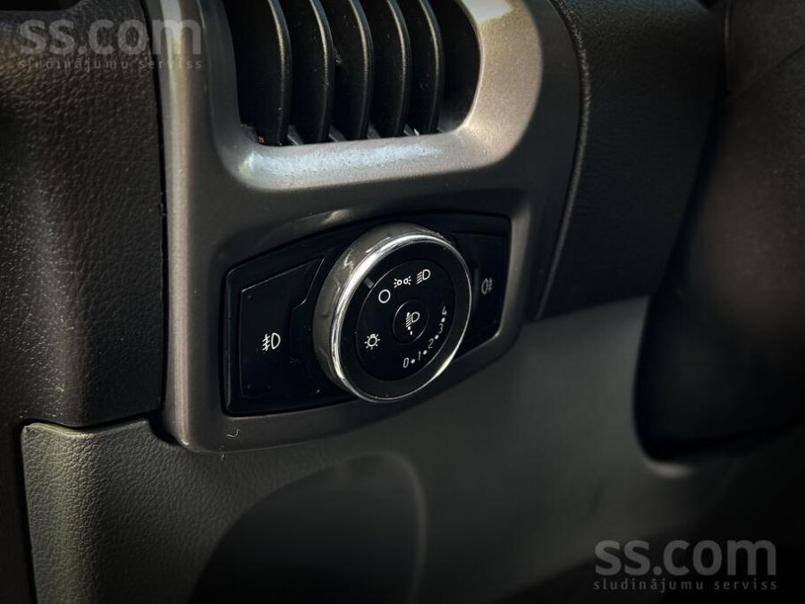 White Ford Transit 2016 in Tukums, with an engine capacity of 2.20 L and mileage of 235 thousand km for 8450 €, photo 16 on AUTOMOTO.COM.LV