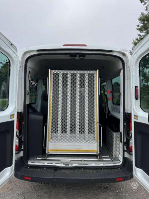 White Ford Transit 2016 in Taurage, with an engine capacity of 2.20 L and mileage of 237 thousand km for 8500 €, photo 8 on AUTOMOTO.COM.LV