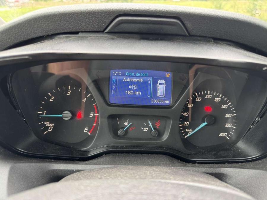 White Ford Transit 2016 in Taurage, with an engine capacity of 2.20 L and mileage of 237 thousand km for 8500 €, photo 9 on AUTOMOTO.COM.LV