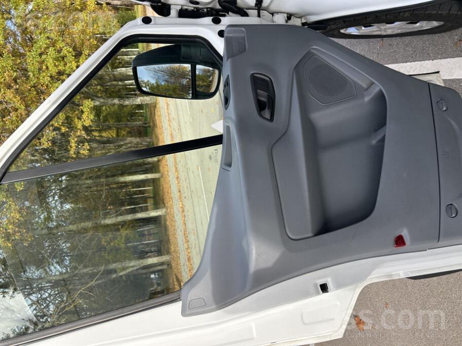 Balts Ford Transit 2018 Alūksne, ar dzinēja tilpumu 2.00 L un nobraukumu 0 tūkst. km par 8950 €, foto 14 vietnē AUTOMOTO.COM.LV
