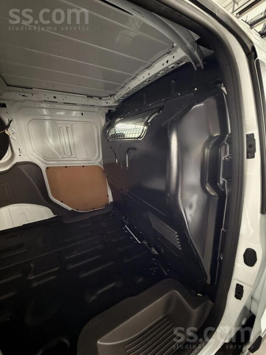 Balts Ford Transit 2020 Rīga, ar dzinēja tilpumu 1.50 L un nobraukumu 195 tūkst. km par 8590 €, foto 10 vietnē AUTOMOTO.COM.LV