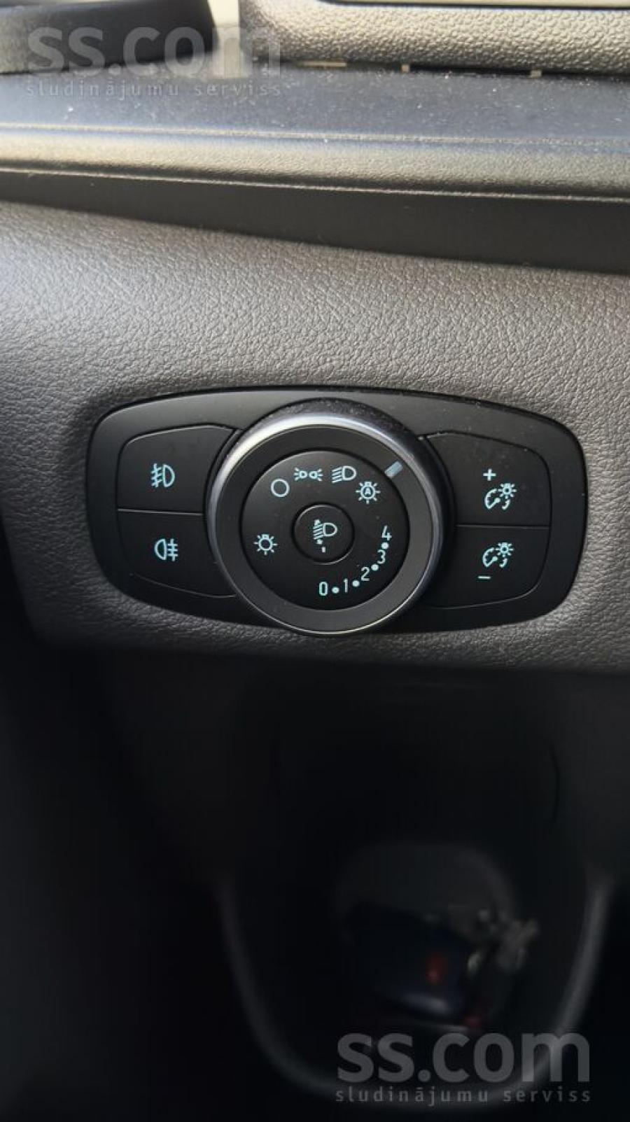 White Ford Transit 2021 in Valmiera, with an engine capacity of 2.00 L and mileage of 229 thousand km for 14300 €, photo 11 on AUTOMOTO.COM.LV