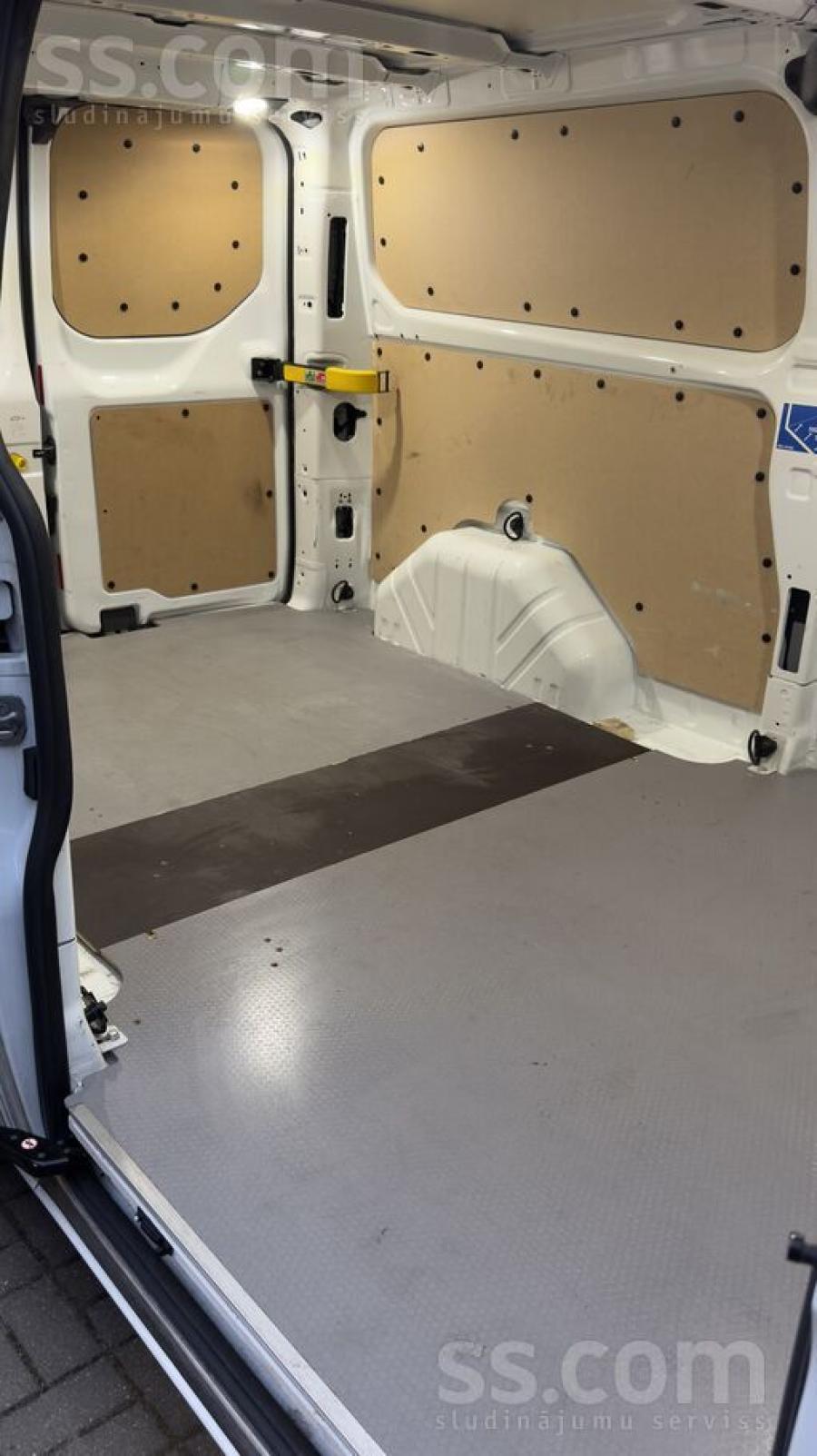 White Ford Transit 2021 in Valmiera, with an engine capacity of 2.00 L and mileage of 229 thousand km for 14300 €, photo 17 on AUTOMOTO.COM.LV