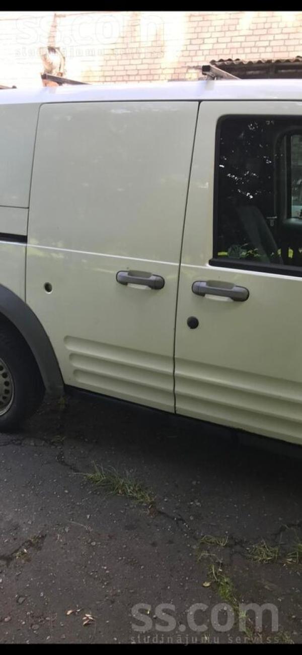 Balts Ford Transit 2006 Rīga, ar dzinēja tilpumu 1.80 L un nobraukumu 198 tūkst. km par 2550 €, foto 5 vietnē AUTOMOTO.COM.LV