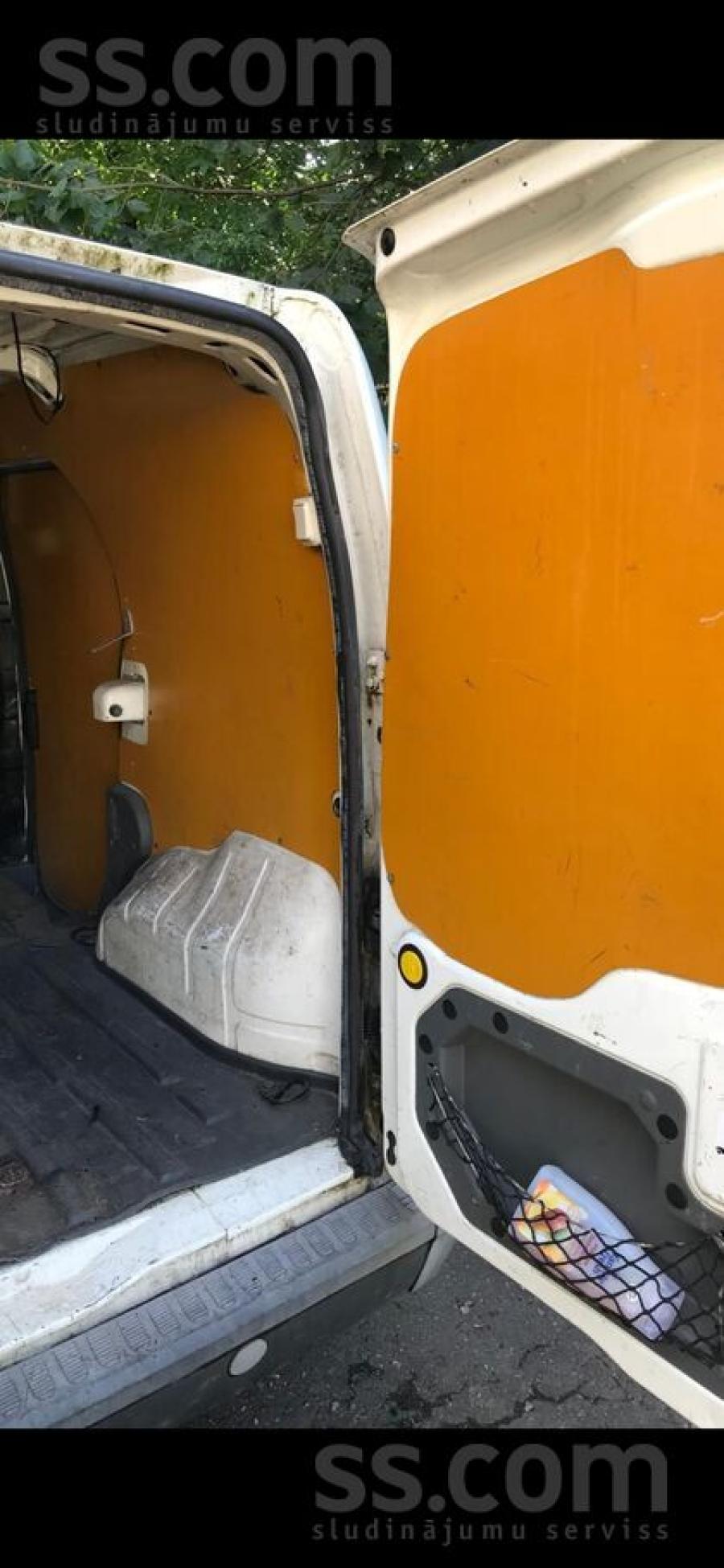 Balts Ford Transit 2006 Rīga, ar dzinēja tilpumu 1.80 L un nobraukumu 198 tūkst. km par 2550 €, foto 26 vietnē AUTOMOTO.COM.LV
