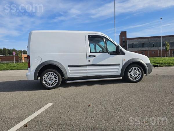 White Ford Transit 2008 in Valmiera, with an engine capacity of 1.80 L and mileage of 265 thousand km for 2495 €, photo 5 on AUTOMOTO.COM.LV
