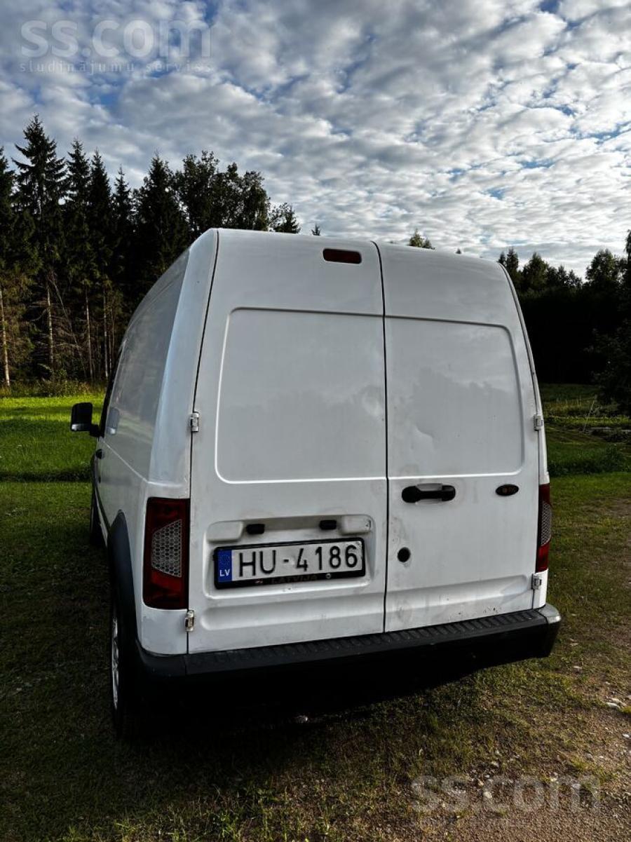 Balts Ford Transit 2011 Aizkraukle, ar dzinēja tilpumu 1.80 L un nobraukumu 357 tūkst. km par 1250 €, foto 3 vietnē AUTOMOTO.COM.LV