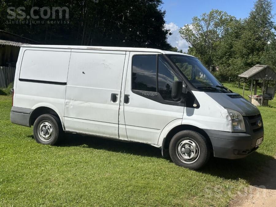Balts Ford Transit 2006 Krāslava, ar dzinēja tilpumu 2.20 L un nobraukumu 271 tūkst. km par 1450 €, foto 3 vietnē AUTOMOTO.COM.LV