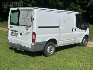 Balts Ford Transit 2006 Krāslava, ar dzinēja tilpumu 2.20 L un nobraukumu 271 tūkst. km par 1450 €, foto 4 vietnē AUTOMOTO.COM.LV