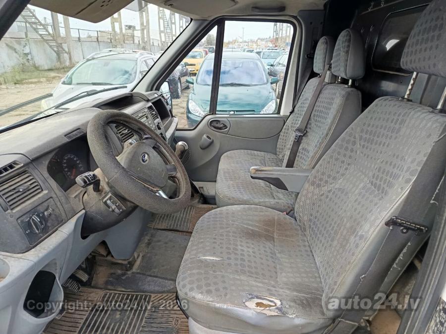 Balts Ford Transit 2010 Tallina, ar dzinēja tilpumu 2.20 L un nobraukumu 470 tūkst. km par 799 €, foto 7 vietnē AUTOMOTO.COM.LV