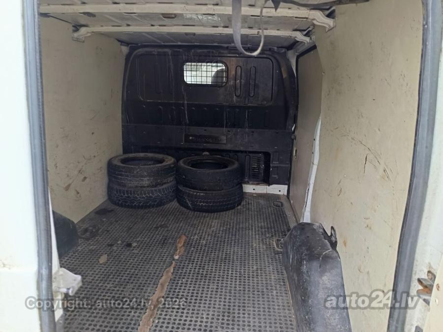 Balts Ford Transit 2010 Tallina, ar dzinēja tilpumu 2.20 L un nobraukumu 470 tūkst. km par 799 €, foto 8 vietnē AUTOMOTO.COM.LV