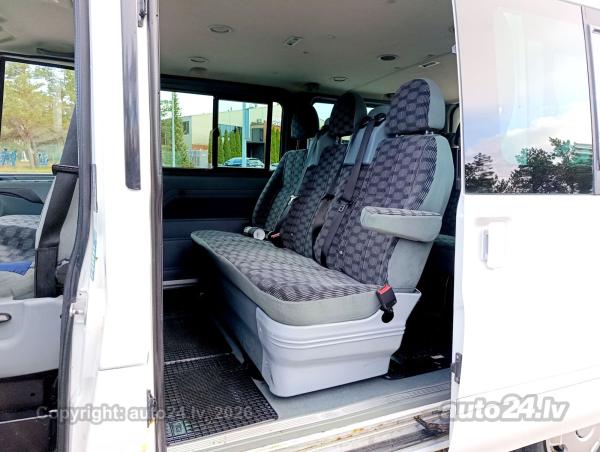 White Ford Transit 2011 in Tallinn, with an engine capacity of 2.20 L and mileage of 276 thousand km for 3999 €, photo 10 on AUTOMOTO.COM.LV