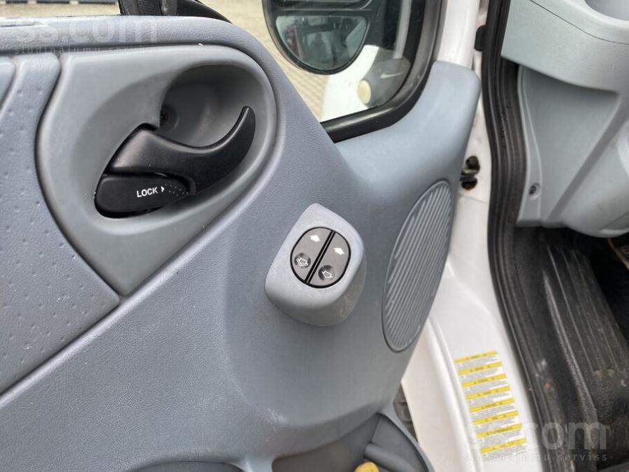 White Ford Transit 2012 in Riga, with an engine capacity of 2.20 L and mileage of 168 thousand km for 4250 €, photo 7 on AUTOMOTO.COM.LV