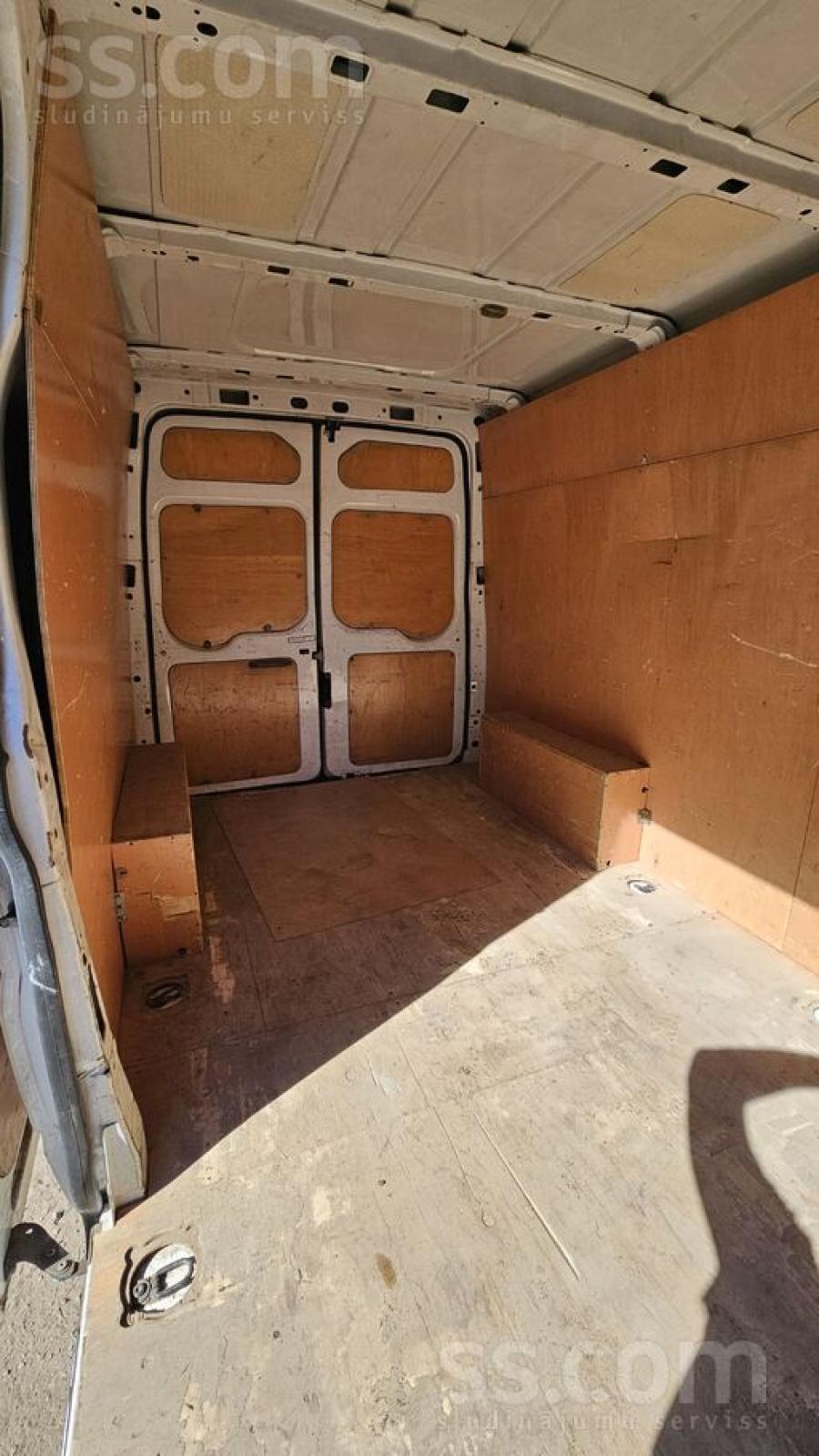 Balts Ford Transit 2012 Rīga, ar dzinēja tilpumu 2.20 L un nobraukumu 339 tūkst. km par 3750 €, foto 7 vietnē AUTOMOTO.COM.LV